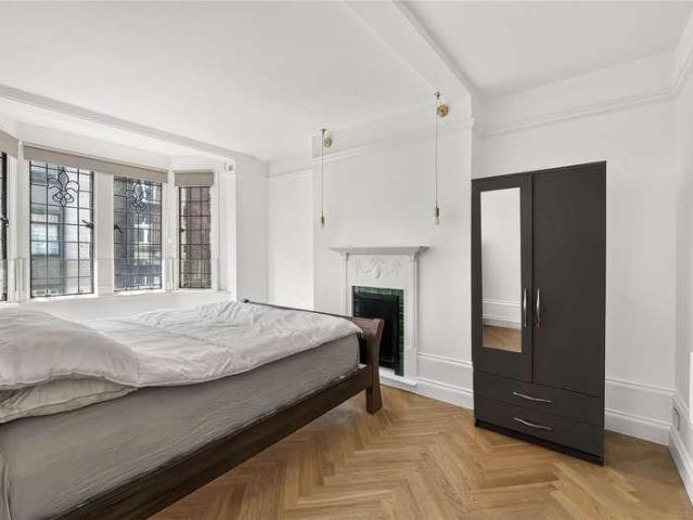 3 bed flat for sale