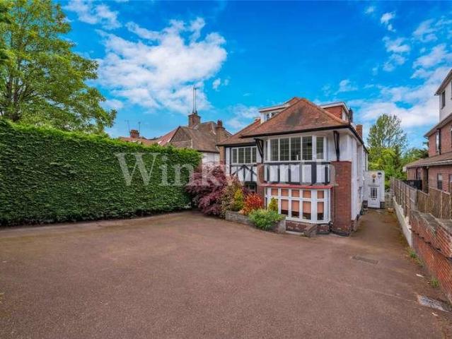 3 bed flat for sale