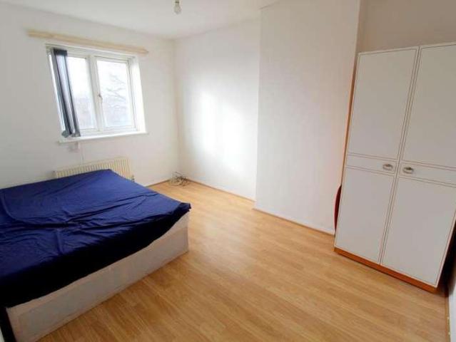 3 bed flat for sale
