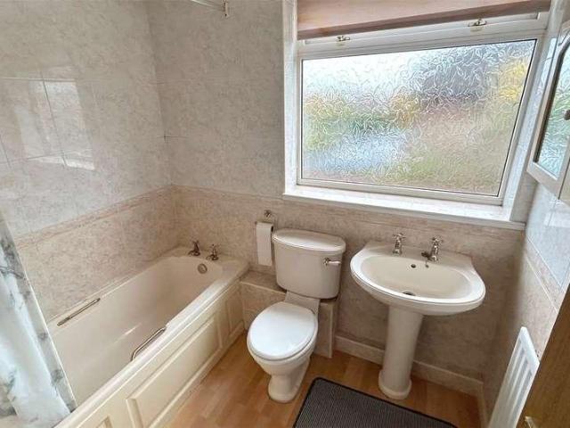 3 bed flat for sale