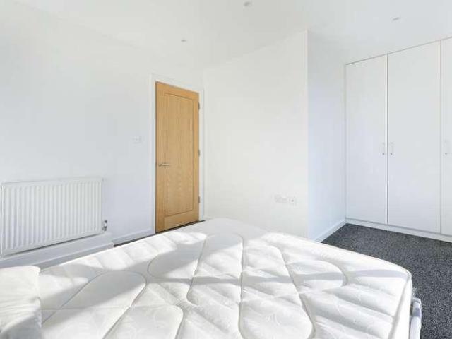 3 bed flat for sale