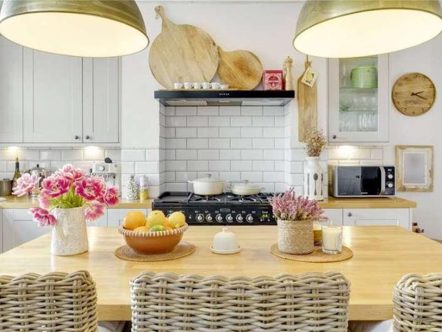 3 bed flat for sale