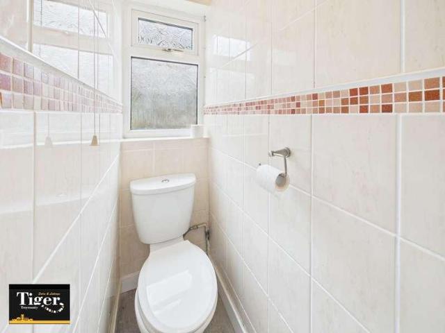 3 bed flat for sale