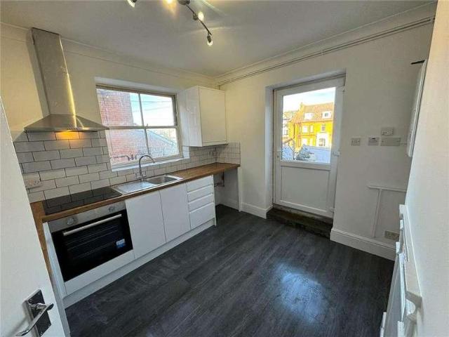 3 bed flat for sale