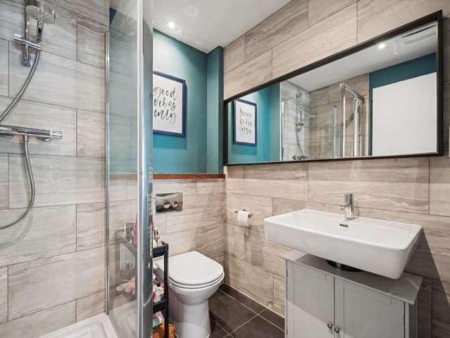3 bed flat for sale