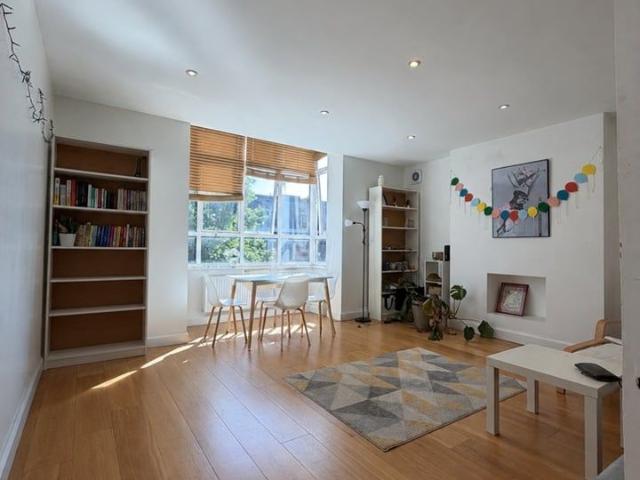 3 Bed Flat, Fortune Green Road, NW6