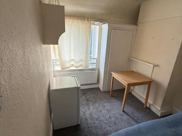 3 Bed Flat, Forty Avenue, HA9