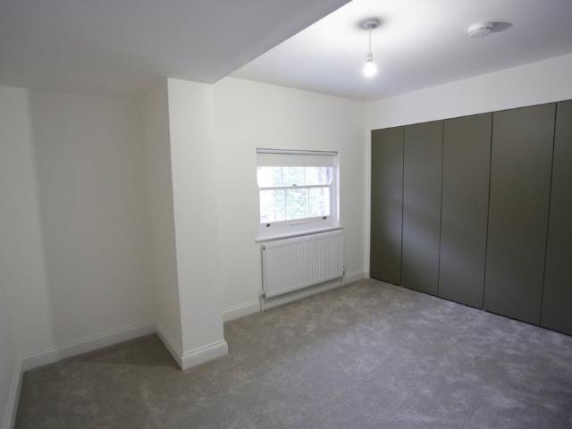 3 Bed Flat, Fox Hill, SE19