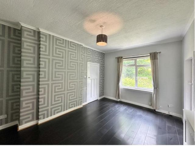 3 Bed Flat, Gladsmuir Road, G52