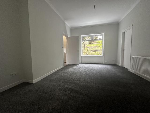 3 Bed Flat, Gladsmuir Road, G52