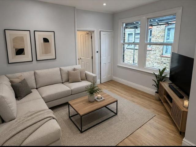 3 Bed Flat, Gladstone Avenue, N22
