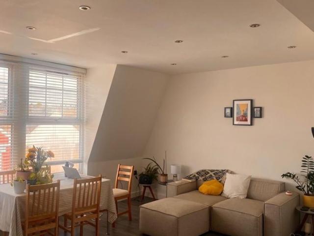 3 Bed Flat, Green Lanes, N4