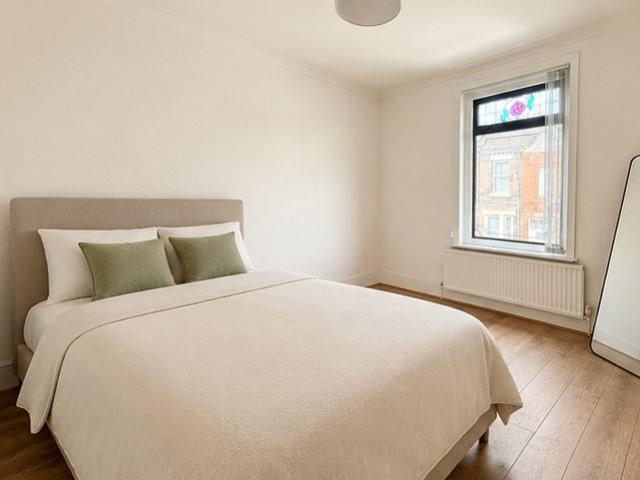 3 Bed Flat, Harrow Road, L4