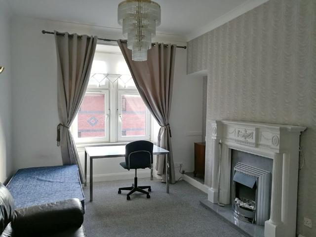 3 Bed Flat, Hathaway Lane, G20