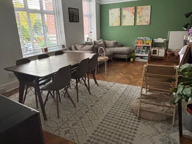 3 Bed Flat, Haven Green Court, W5