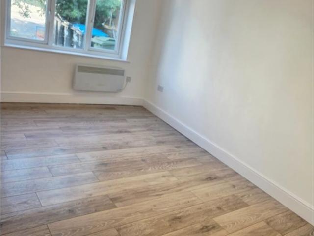 3 Bed Flat, High Meadow Crescent, NW9