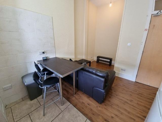 3 Bed Flat, Hmo Licensed Bentinck Street, G3