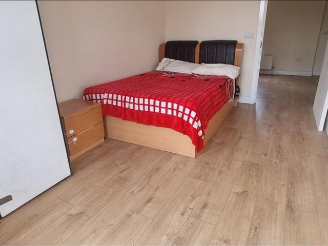 3 Bed Flat, Ilford Lane, IG1