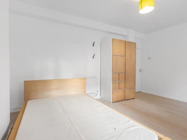 3 bed flat, in Angel area with garden
