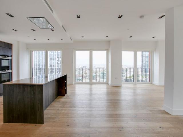 3 Bed Flat, Keybridge Tower, SW8