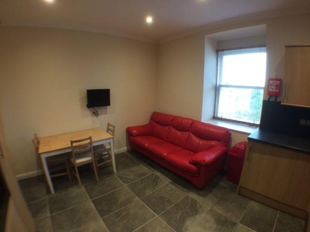 3 Bed Flat, King Street, AB24