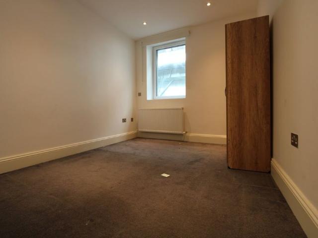 3 Bed Flat, Knights Hill, SE27