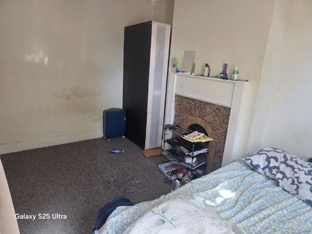 3 Bed Flat, Landseer Avenue, E12