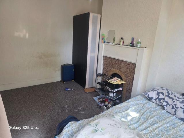 3 Bed Flat, Landseer Avenue, E12