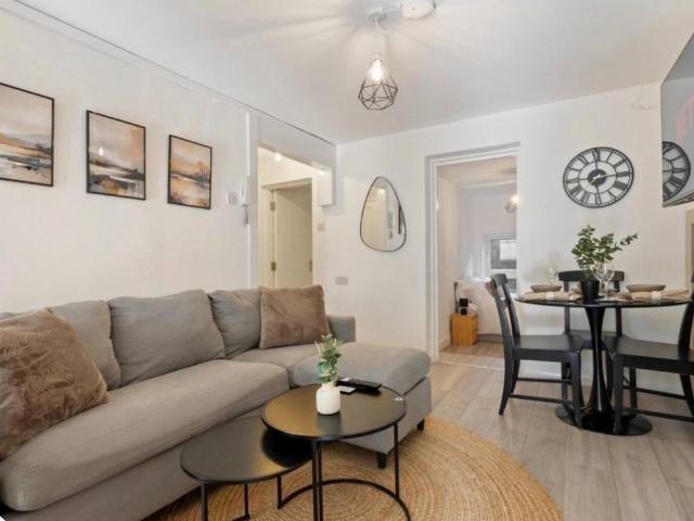 3 Bed Flat, Lewisham Way, SE14