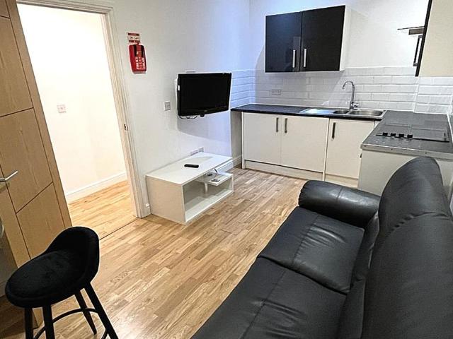 3 Bed Flat, Lillie House, LE2