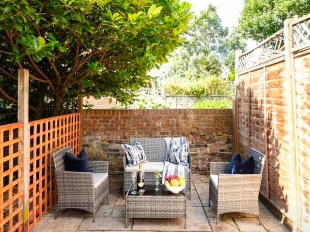 3 Bed Flat, Lillie Road, SW6