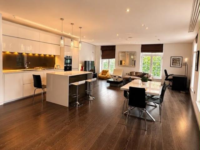 3 Bed Flat, London, WC2R