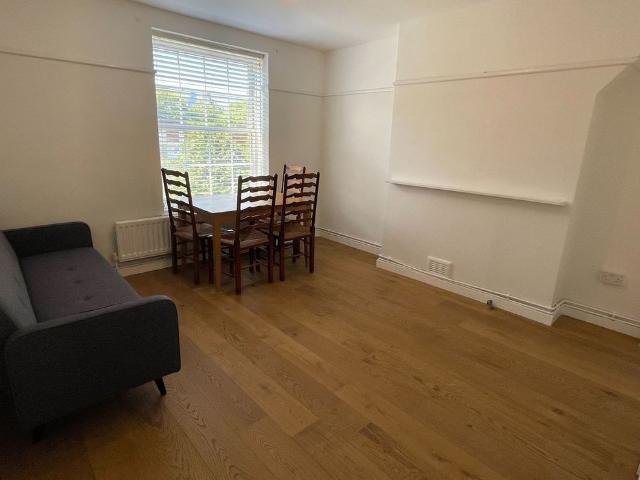 3 Bed Flat, Longridge House, SE1