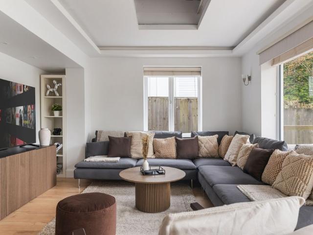 3 Bed Flat, Park Drive, NW11