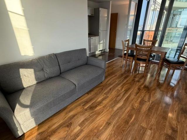 2 Bed Flat, Proton Tower, E14