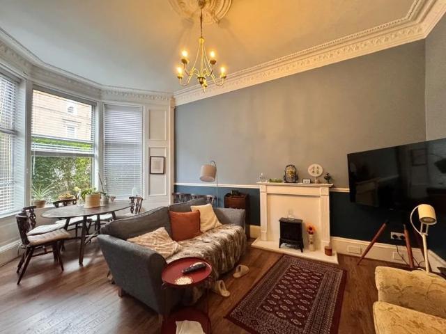 3 Bed Flat, Queen Margaret Drive, G20