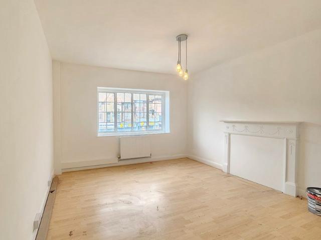 3 Bed Flat, Queens Mansions, NW4