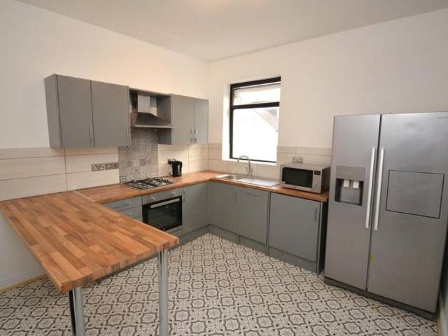3 Bed Flat, Rudgrave Square, CH44