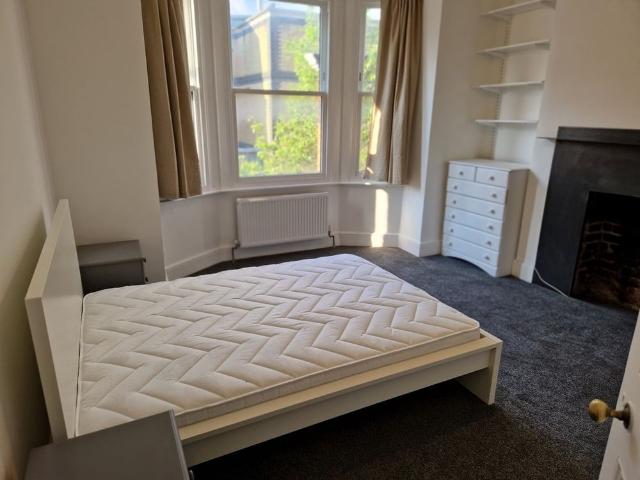 3 Bed Flat, Rushcroft Road, SW2