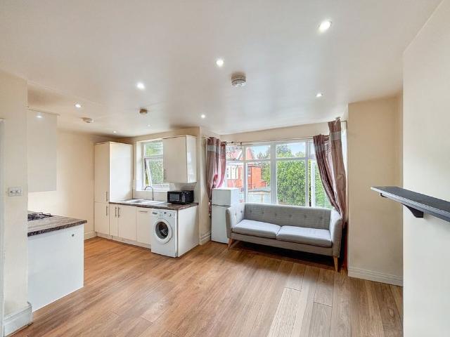 3 Bed Flat, Radnor Road, HA1