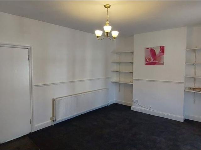 3 Bed Flat, Rosslyn Crescent, HA1