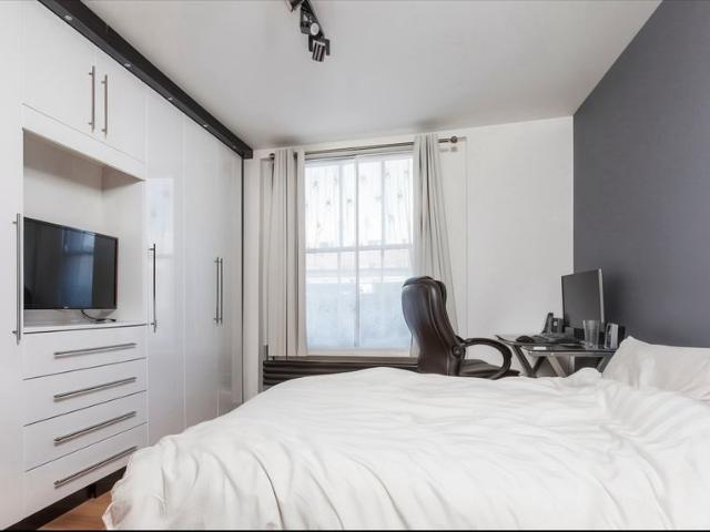 3 Bed Flat, Royal College St, NW1