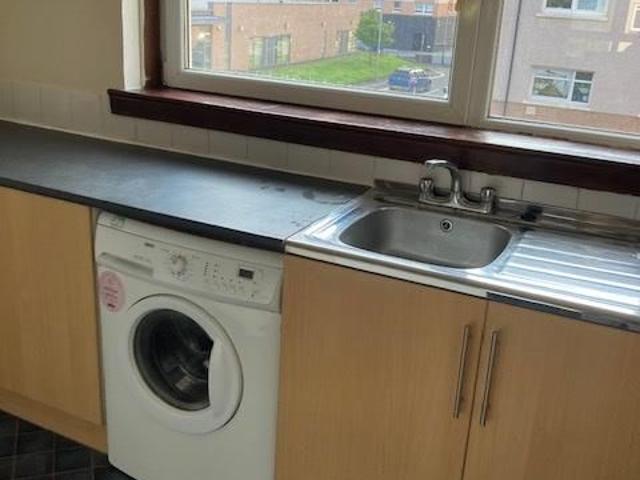 3 Bed Flat, St. Mungo Avenue, G4