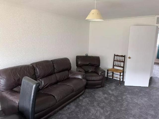 3 Bed Flat, Stenhouse, EH11