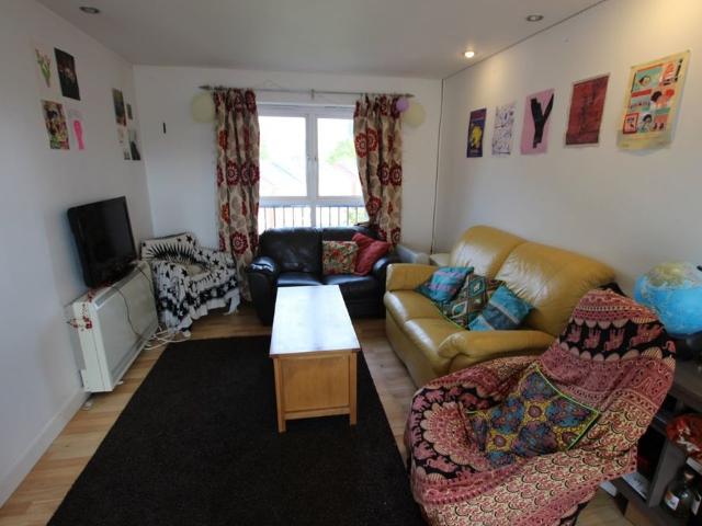 3 Bed Flat, Stretford Road, M15