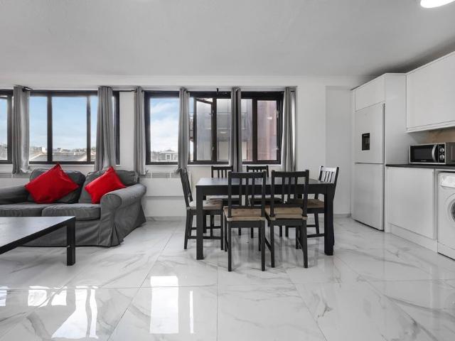 3 Bed Flat, Sullivan Court, SW5