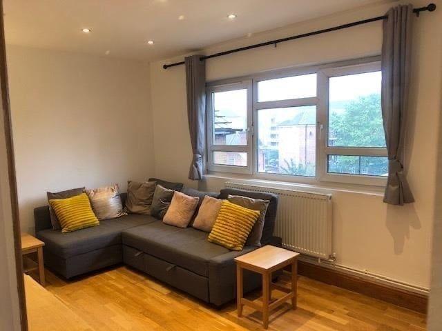 3 Bed Flat, Surridge Court, SW9