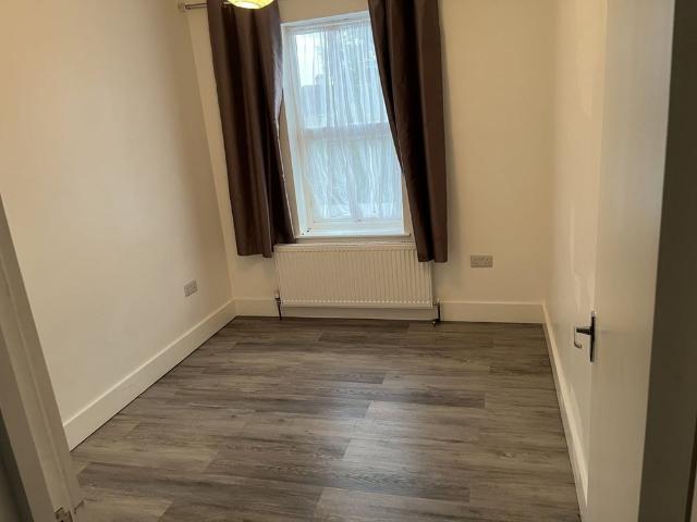 3 Bed Flat, Sherwood Road, HA2