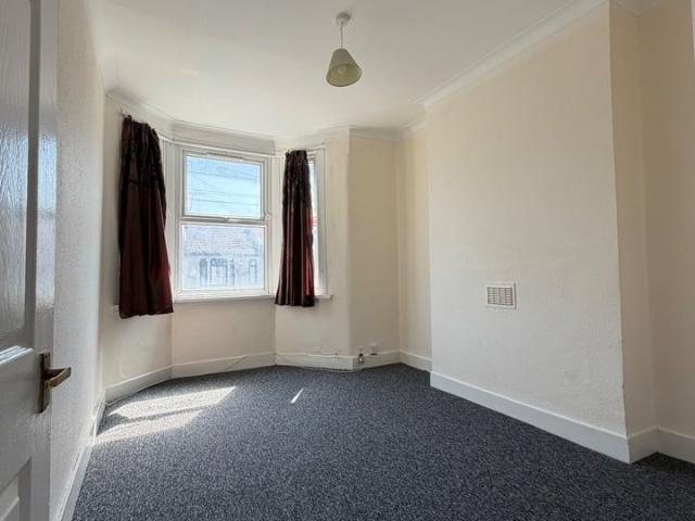 3 Bed Flat, Sheringham Avenue, E12