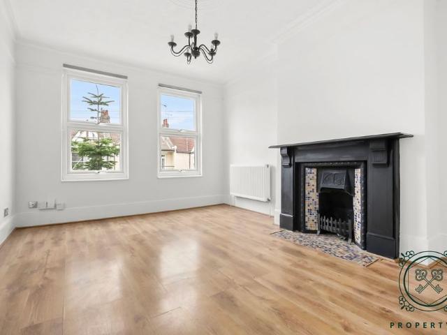 3 Bed Flat, Sirdar Road, N22